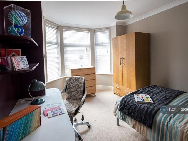 Kimbolton Avenue, Nottingham, NG7 6 bed end of terrace house to rent £3,172 pcm £732 pw