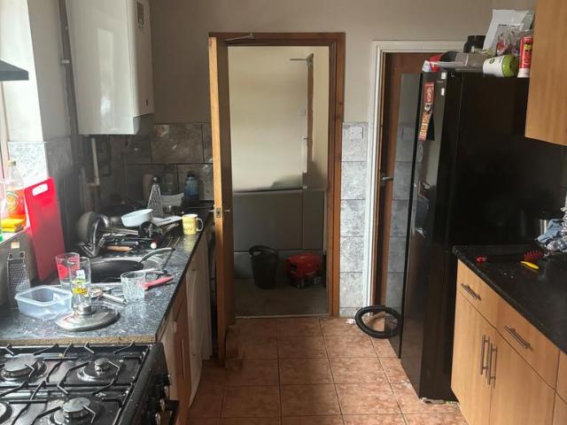 Kimbolton Avenue, Lenton NG7 6 bed house to rent £2,738 pcm £632 pw