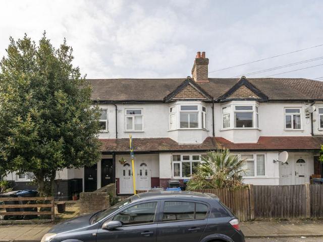 Kimble Road, Colliers Wood, London, SW19 2 bed maisonette to rent £2,400 pcm £554 pw