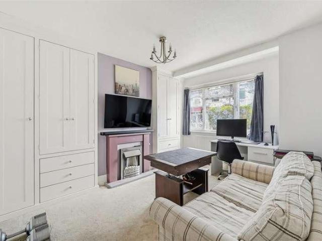 Kimble Road, Colliers Wood, SW19