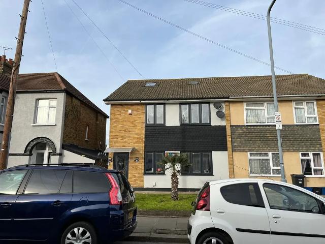 Kinfauns Road, Ilford IG3, 4 bed end terrace house to rent, £2,650 pcm | PrimeLocation