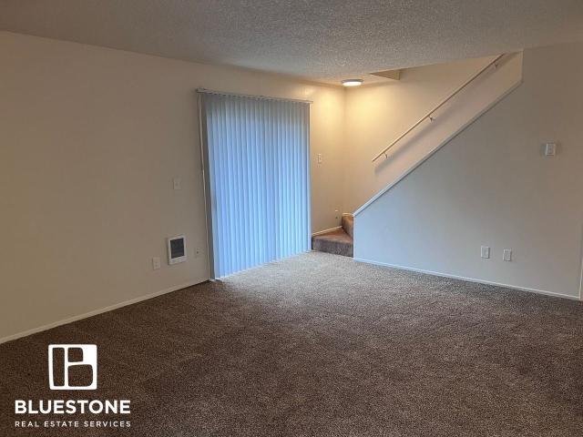 King Manor in Milwaukie 2 Bedroom Home for Rent at 7911 Se King Rd, Milwaukie, OR 97222 Southgate