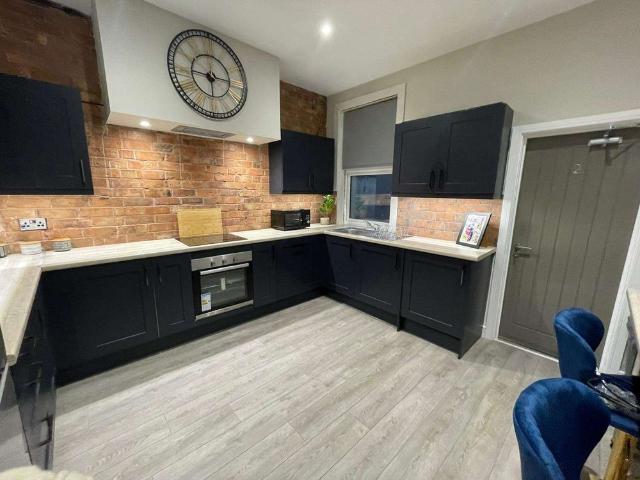 King Alfred Street Room 1