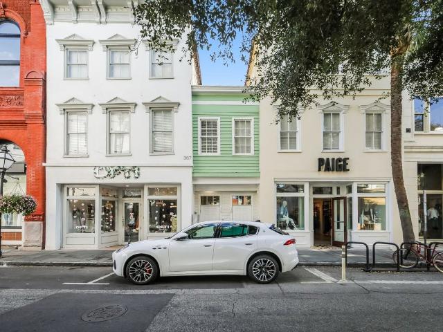 King and Co Charleston Studio Apartment for Rent at 363 King St, Charleston, SC 29401