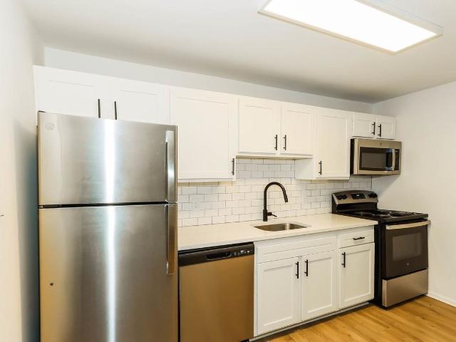 King and Co Charleston 2 Bedroom Apartment for Rent at 363 King St, Charleston, SC 29401