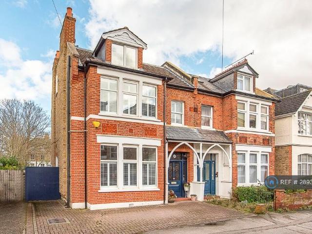 King Charles Road, Surbiton, KT5 5 bed semi detached house to rent £5,500 pcm £1,269 pw