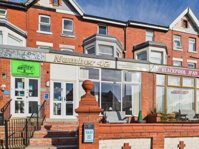 King Edward Avenue, Blackpool, 6 Bedroom Hotel