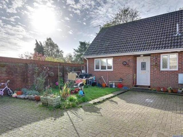 King Edward Avenue, King Edward Court, 3 Bedroom Chalet
