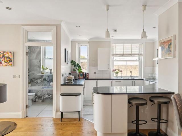 King Edward Mansions, 629 Fulham Road, London SW6, 2 bed flat to rent, £3,250 pcm | PrimeLocation