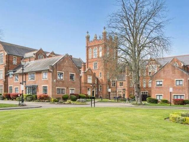 King Edward Place, Bushey, 3 Bedroom Apartment