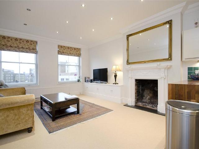 King Edwards Road, Victoria Park. 2 bed flat to rent £3,000 pcm £692 pw