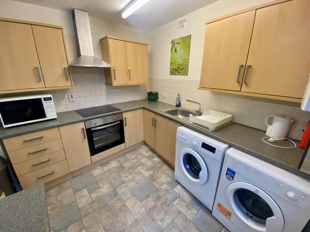 King Edwards Road, Brynmill, Swansea 4 bed house to rent £1,620 pcm £374 pw