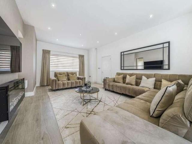 King Edwards Road, Ruislip, HA4