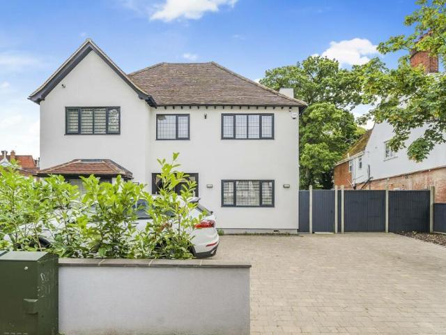 King Edwards Road, Ruislip 5 bed detached house to rent £6,500 pcm £1,500 pw