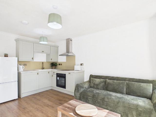 King Edwards Way, Kirkliston. 2 bed house to rent £1,025 pcm £237 pw