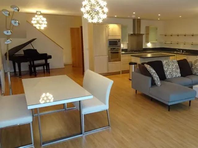 King Edward's Wharf Footbridge, Park Central, B16 8GY, United Kingdom | 2 bed duplex for rent #135289327 | Rentberry