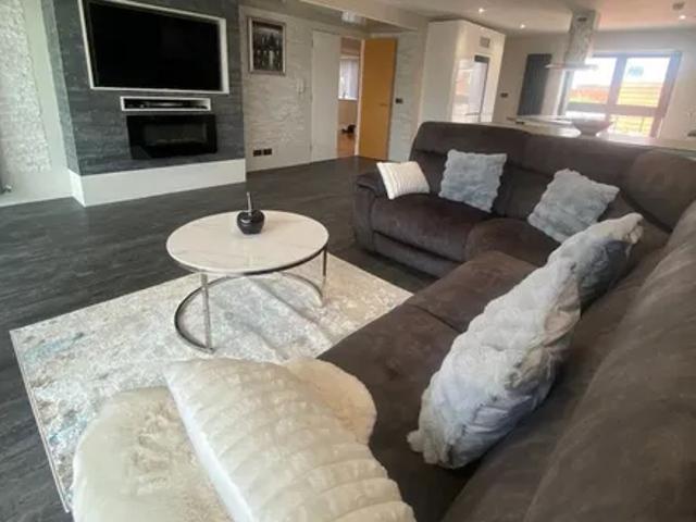 King Edward's Wharf Footbridge, Park Central, B16 8GY, United Kingdom | 3 bed apartment for rent #167775542 | Rentberry