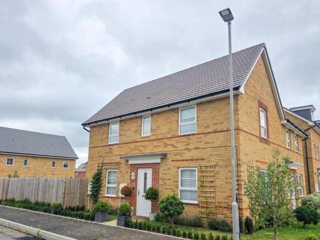 King Gardens, Wimborne, 3 Bedroom Semi detached