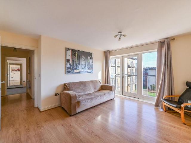 King George Crescent, HA0, Wembley, HA0 2 bed flat to rent £2,200 pcm £508 pw