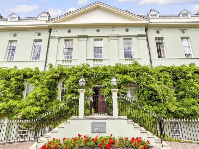 King George Gardens, Chichester PO19, 2 bed flat to rent, £1,500 pcm | PrimeLocation