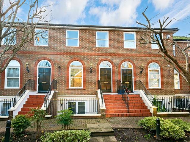 King George Square, Richmond TW10, 3 bed terraced house to rent, £4,000 pcm | PrimeLocation