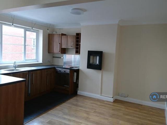King Georges Place, Maldon, CM9 2 bed flat to rent £1,185 pcm £273 pw