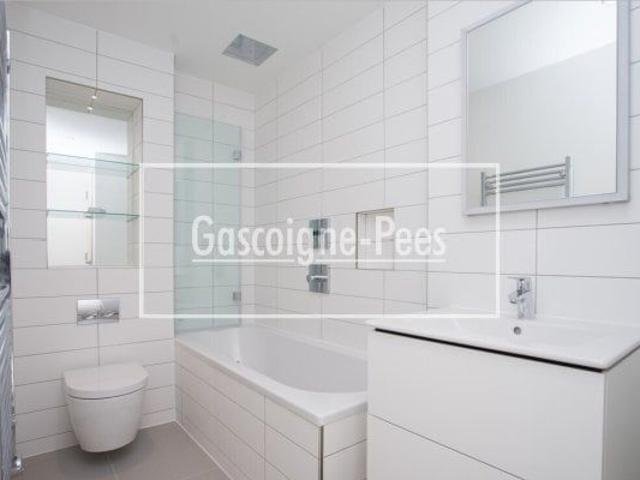 King Georges Walk, Esher
