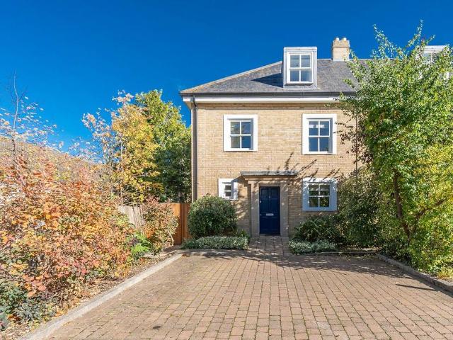 King Henry Mews, Harrow on the Hill. 4 bed house to rent £3,500 pcm £808 pw