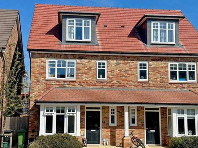 King Henry Avenue, Wallingford, 4 Bedroom Semi detached