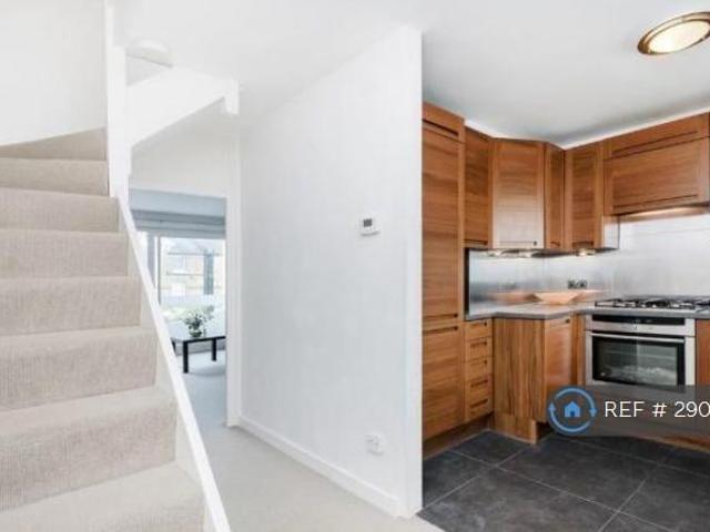 King Henrys Road, London, NW3 2 bed maisonette to rent £2,900 pcm £669 pw