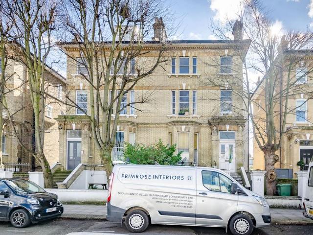 King Henrys Road, Primrose Hill. 3 bed maisonette to rent £4,400 pcm £1,015 pw