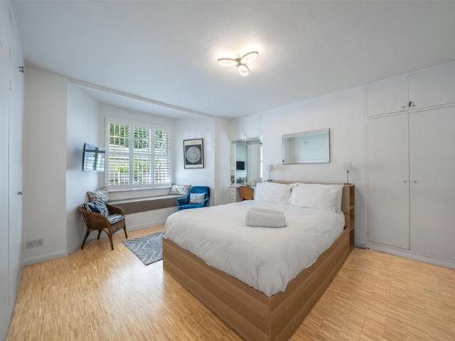 King Henrys Road, Primrose Hill, NW3 2 bed terraced house to rent £4,250 pcm £981 pw