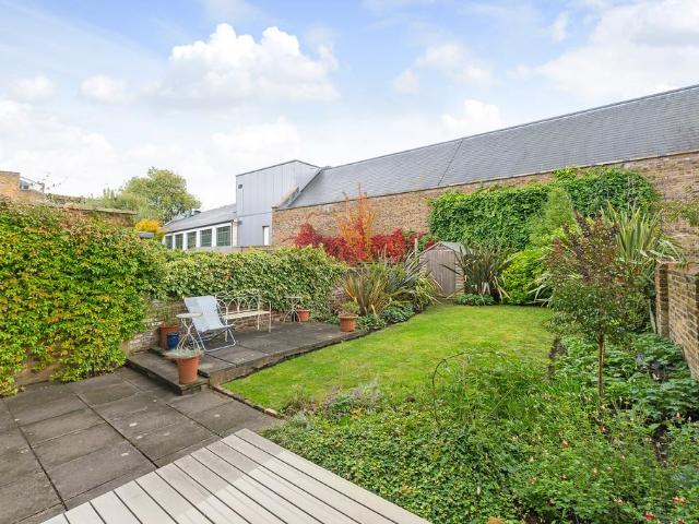 King Henrys Road, Primrose Hill, NW3 2 bed terraced house to rent £4,311 pcm £995 pw