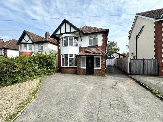 King Lane, Alwoodley, Leeds 3 bed detached house to rent £1,595 pcm £368 pw