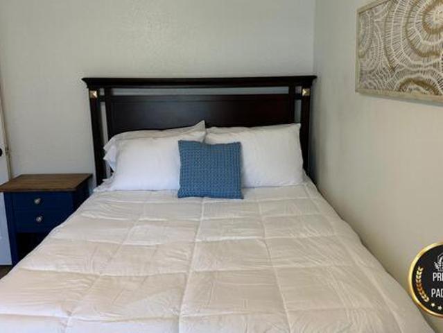 King + Queen Rooms • In Unit Laundry • Fast WiFi • Great Price