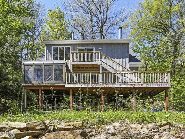 King Richard Dr, Becket, Home For Sale