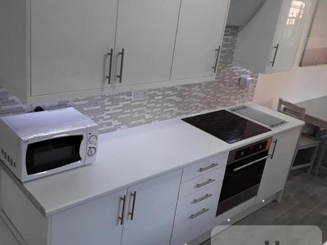 King Richard Street 4 bed terraced house to rent £2,220 pcm £512 pw
