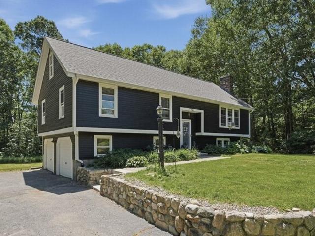 King St, Uxbridge, Home For Sale