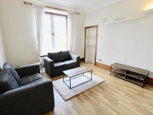 King Street, Top Floor, Aberdeen, AB24