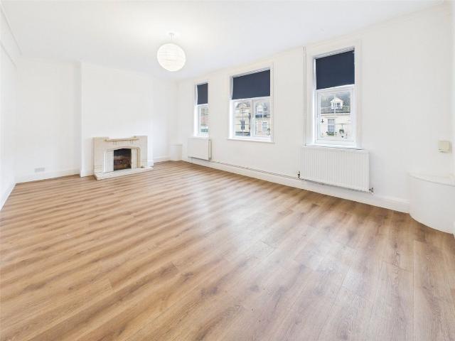 King Street, Twickenham TW1, 5 bed maisonette to rent, £4,000 pcm | PrimeLocation