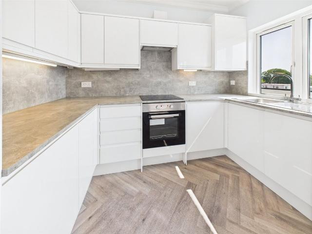 King Street, Twickenham TW1, 5 bed maisonette to rent, £3,700 pcm | PrimeLocation
