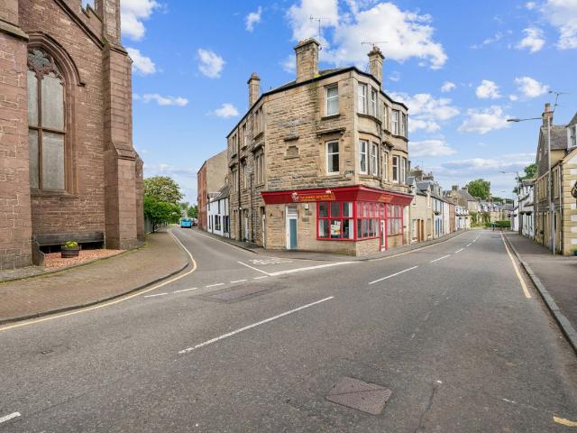 King Street, Doune, Stirling FK16, 2 bed flat to rent, £900 pcm | PrimeLocation