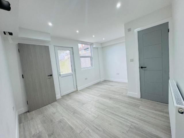 King Street, Gillingham, Kent ME7, 4 bed terraced house to rent, £2,200 pcm | PrimeLocation