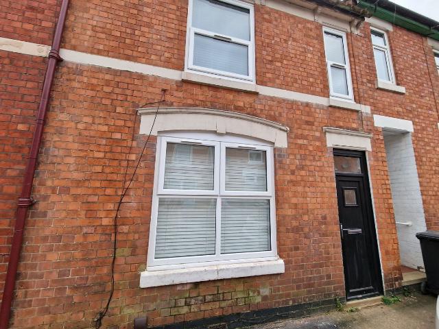 King Street, Kettering NN16, 4 bed property to rent, £1,250 pcm | PrimeLocation
