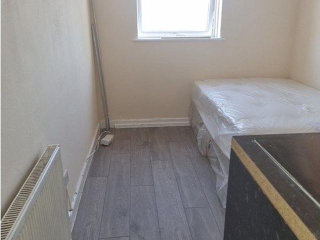 King Street, London E13, Studio to rent, £950 pcm | PrimeLocation