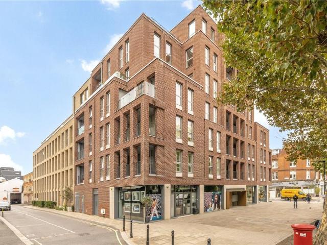 King Street, London, W6 2 bed apartment to rent £2,600 pcm £600 pw