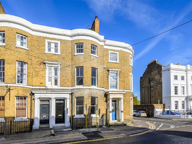 King Street, Maidstone ME14, 1 bed flat to rent, £1,100 pcm | PrimeLocation