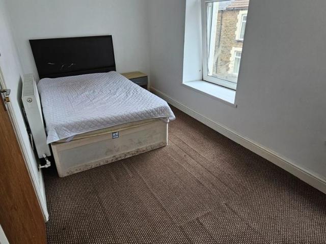 King Street, Pontypridd CF37, Room to rent, £335 pcm | PrimeLocation