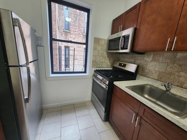 King size rooms in Hamilton Heights w/d