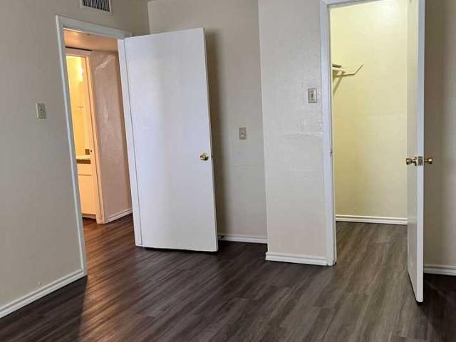 King Square 2 Bedroom Apartment for Rent at 2625 E Illinois Ave, Dallas, TX 75216 Cedar Crest Country Club Estates